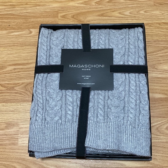 Magaschoni | Bedding | Gray Heather Knit Throw | Poshmark